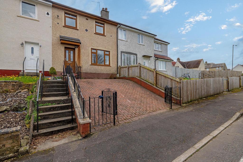 Commore Avenue, Barrhead G78 2 bed terraced house - £125,000