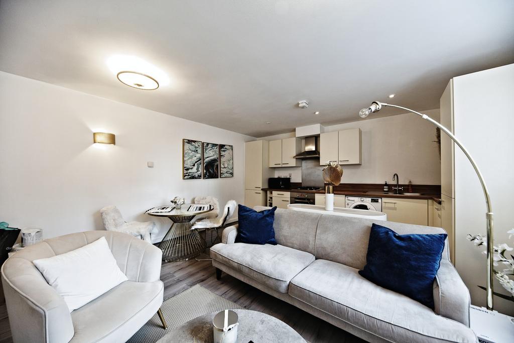 Whitman Court, London SW17 1 bed apartment - £290,000
