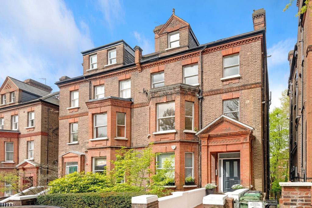 Netherhall Gardens, London 2 bed apartment - £900,000