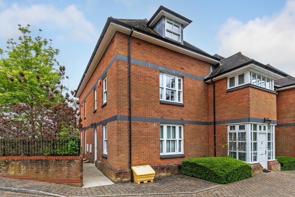The Firs, Stockbridge Road, SO22 2 bed end of terrace house - £1,700 ...