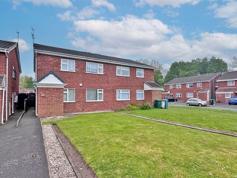 Warren Close, Tipton 2 bed apartment - £130,000