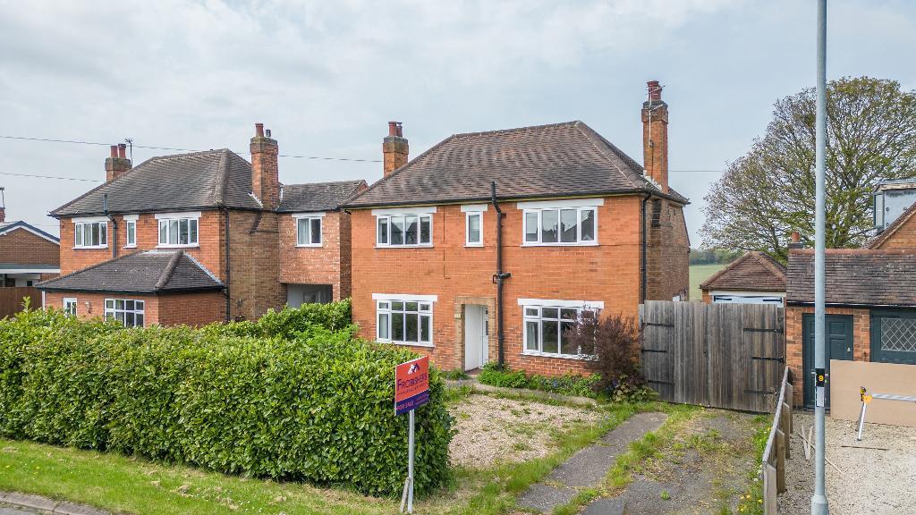 Oakley Road, Shepshed... 3 bed detached house - £315,000