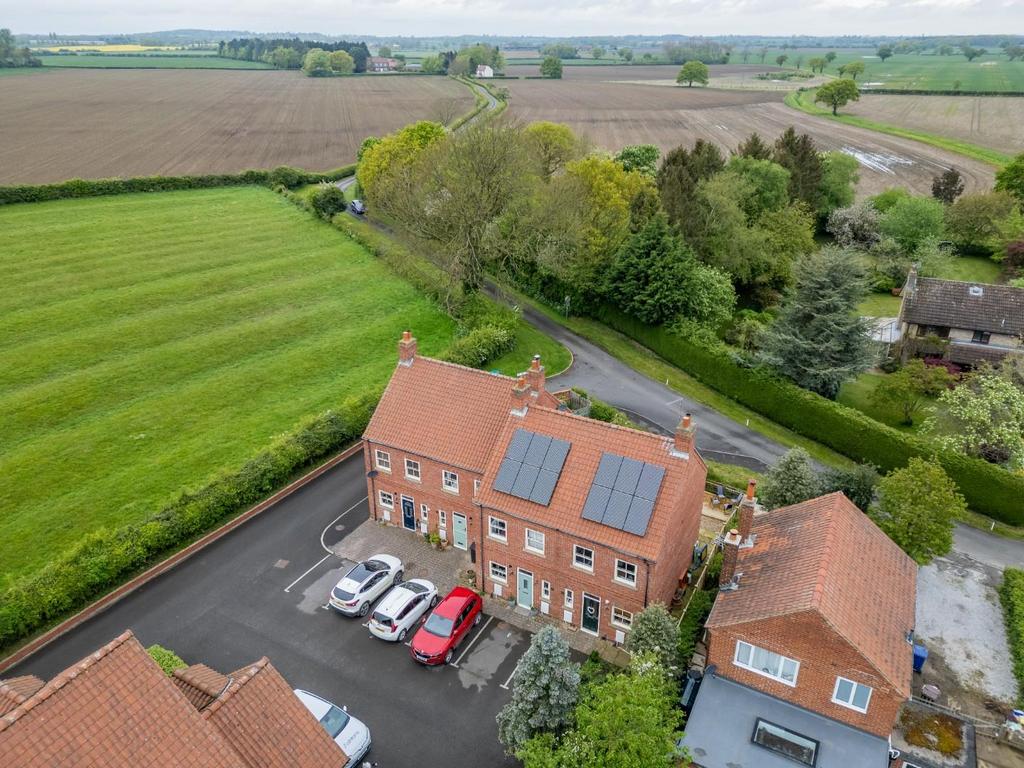 Ash Tree Gardens, Appleton Roebuck, York 3 bed townhouse - £300,000