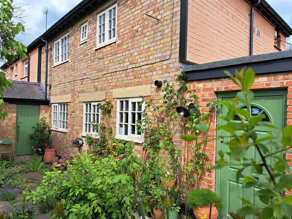 Roman Row, Whichford, Shipston-On-Stour 1 bed flat - £770 pcm (£178 pw)