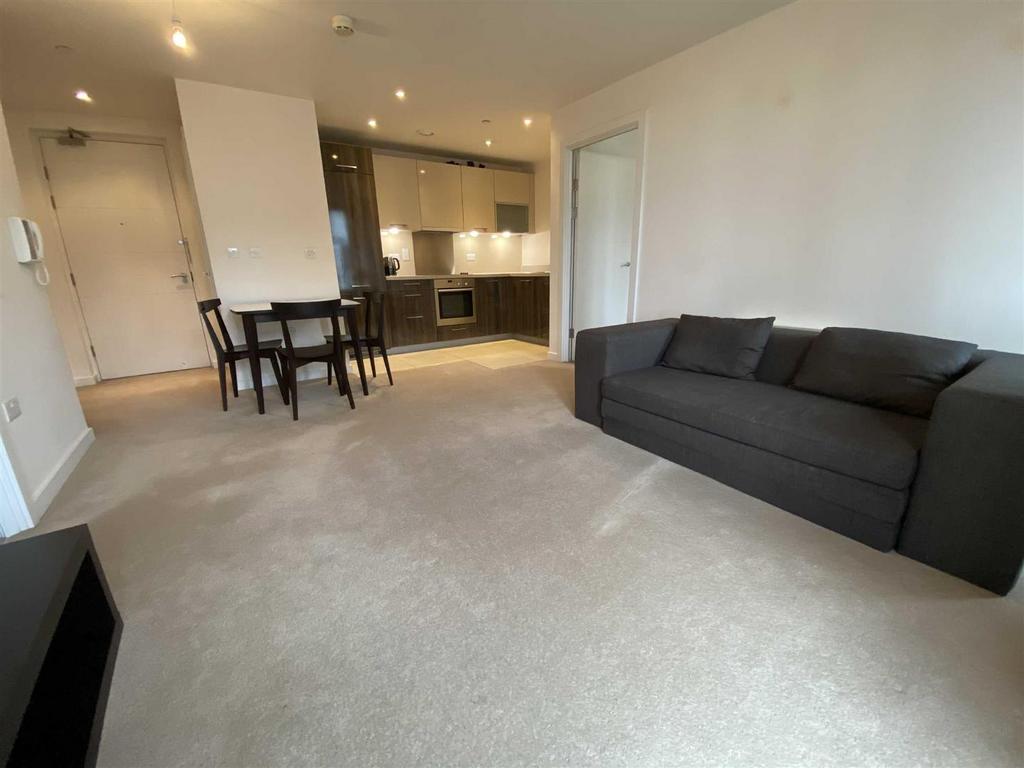 Spectrum, Block 9, Blackfriars Road 2 bed apartment - £1,350 pcm (£312 pw)