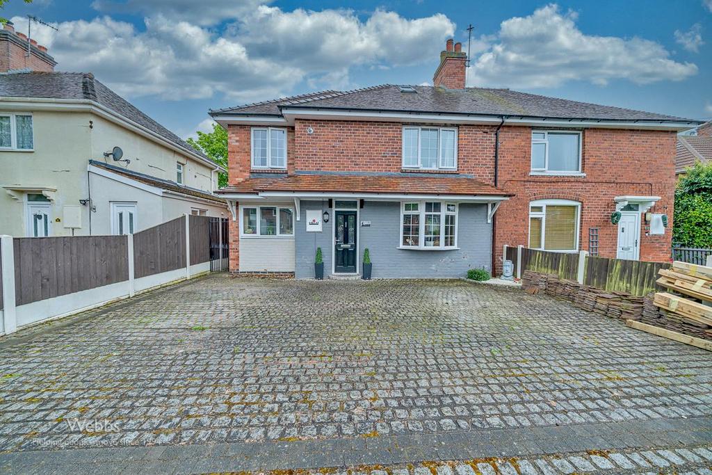 Burnthill Lane, Rugeley WS15 4 bed semi-detached house - £247,500