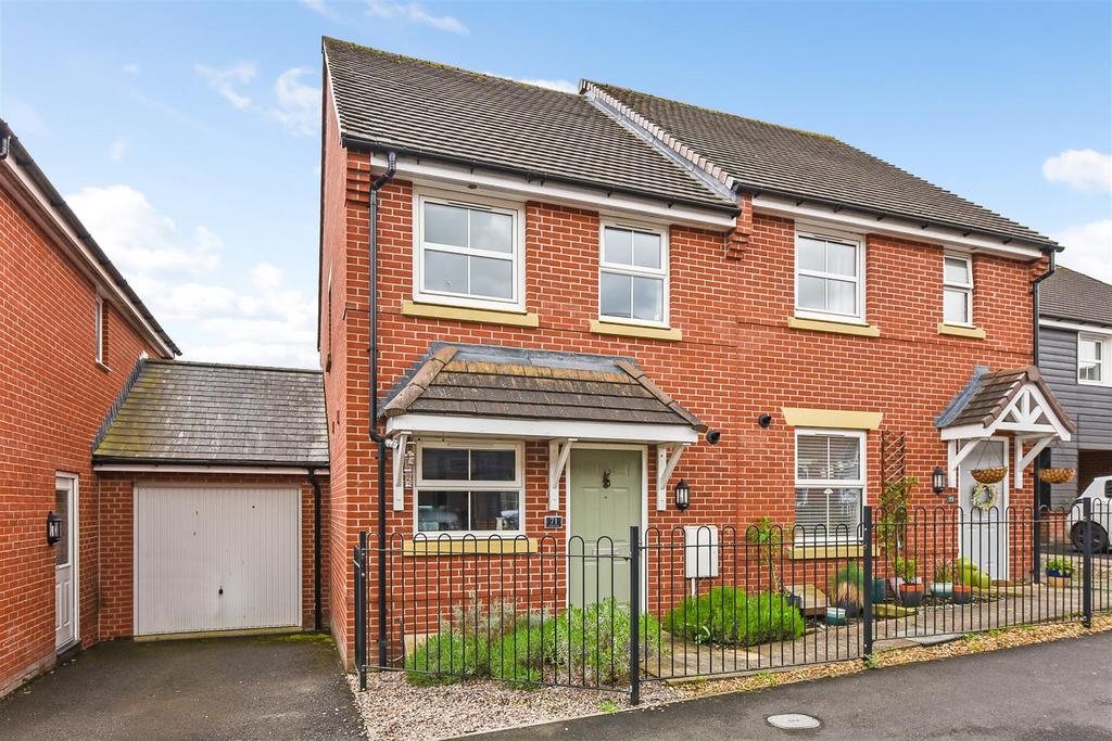 Lords Way, Andover 2 bed semi-detached house - £270,000