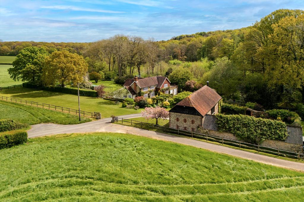 Kirdford, West Sussex, RH14 4 bed detached house - £2,150,000