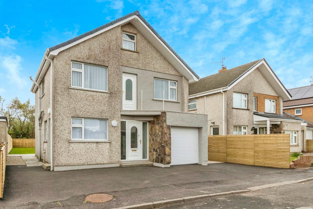 Breda Park, Londonderry BT47 5 bed detached house for sale - £226,000