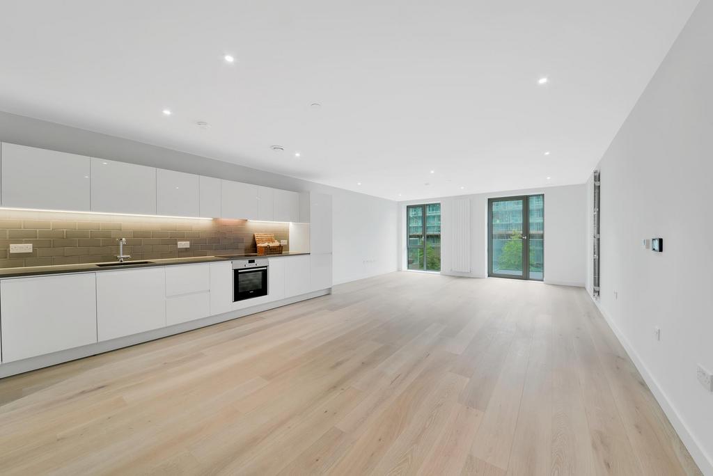 Kelson House, Royal Wharf, London, E16 2 bed apartment for sale - £625,000