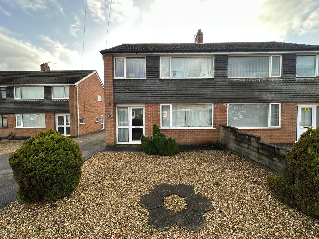 Garfield Road, Hugglescote, LE67 3 bed semi-detached house - £230,000