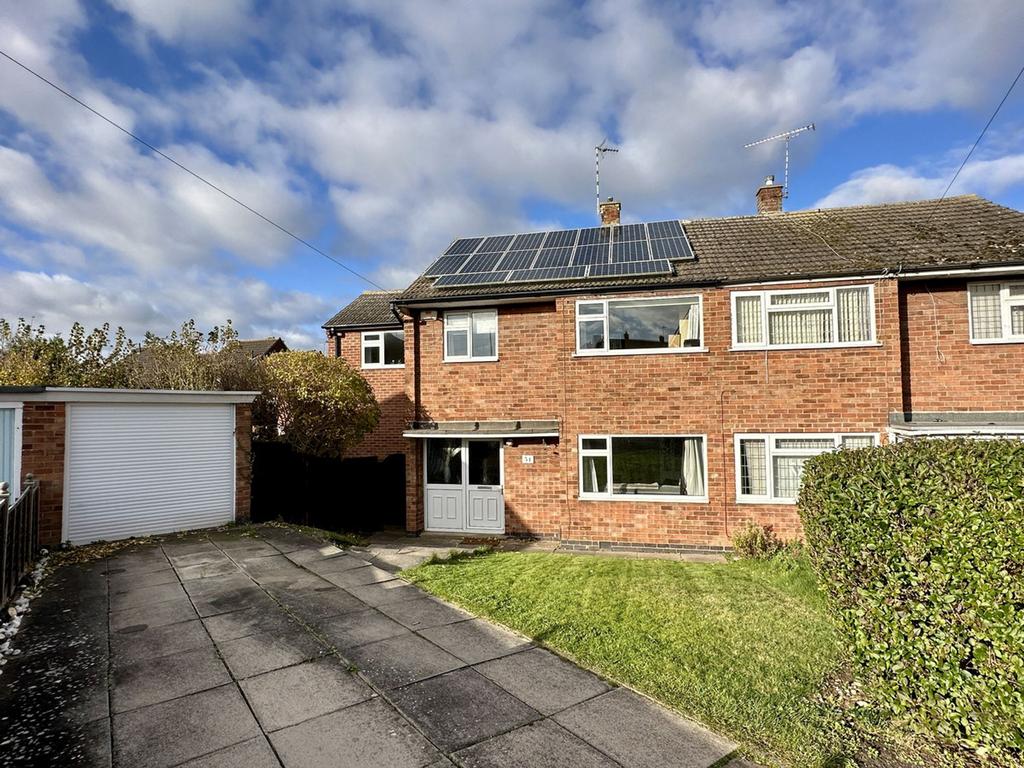 Falmouth Drive, Wigston, LE18 4 bed semi-detached house - £300,000