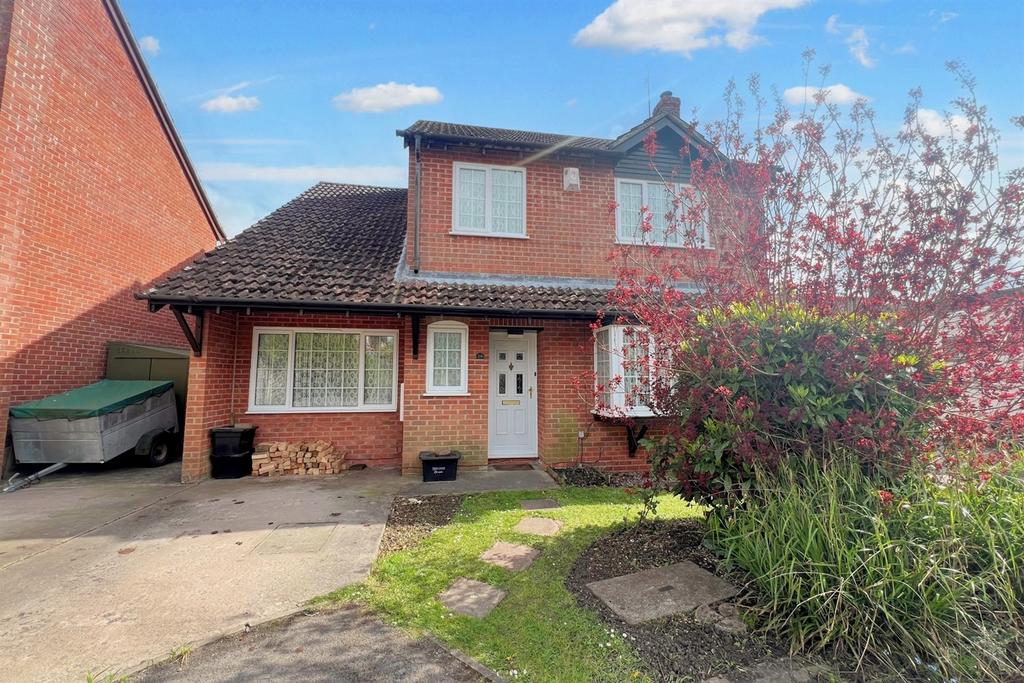 Netheravon 4 bed detached house for sale - £450,000