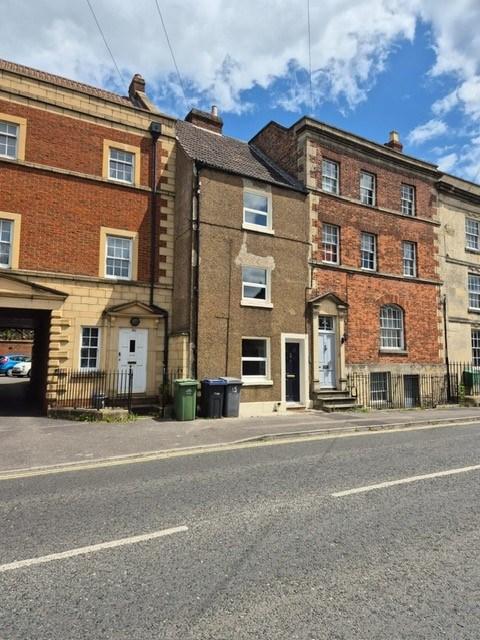 TROWBRIDGE, BA14 3 bed terraced house - £1,100 pcm (£254 pw)