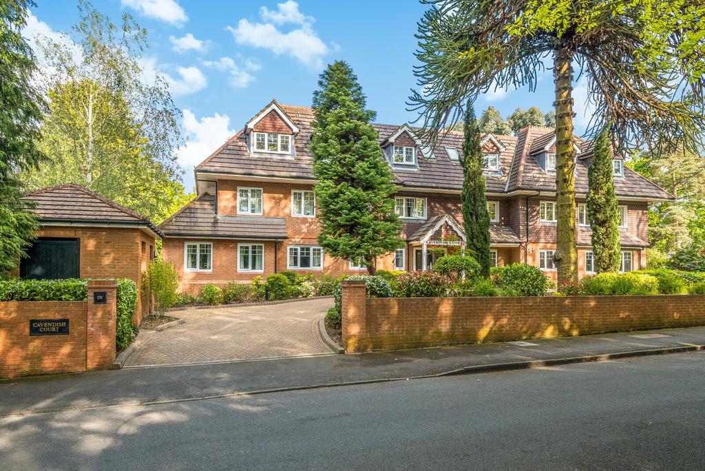 Cavendish Court, Cavendish Road... 2 bed flat - £2,250 pcm (£519 pw)