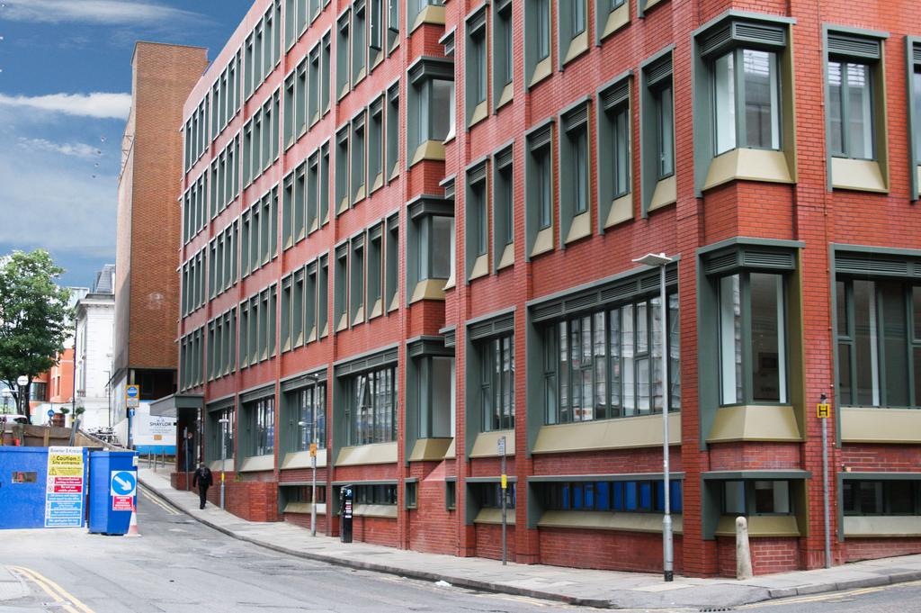 Garrard Street, Reading RG1 1 bed flat - £1,200 pcm (£277 pw)