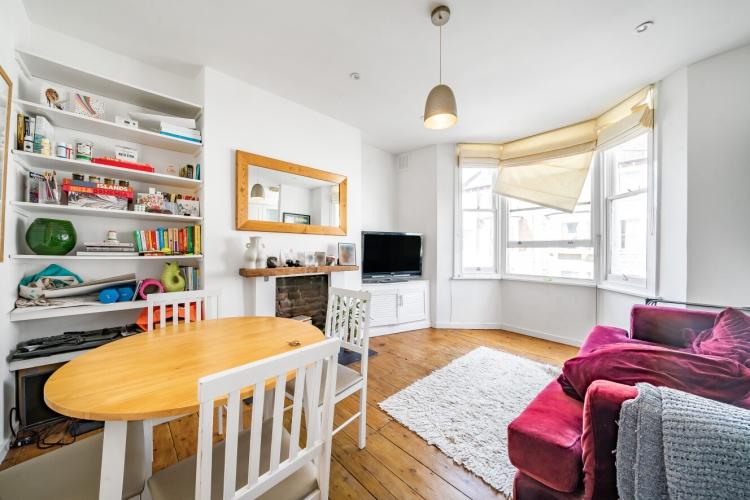 Saltoun Road London SW2 2 bed apartment - £2,000 pcm (£462 pw)