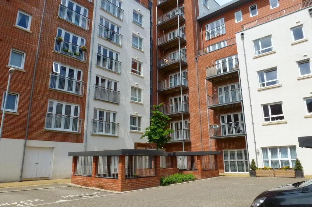 Poole Quarter, Poole, BH15 3 bed apartment - £1,300 pcm (£300 pw)