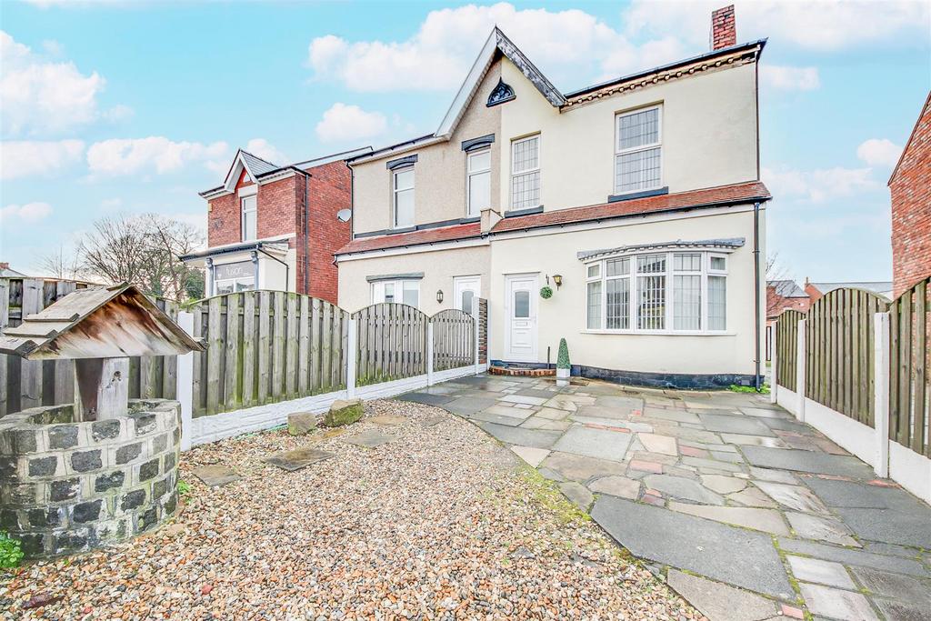 Tithebarn Road, Southport PR8 3 bed semi-detached house - £230,000