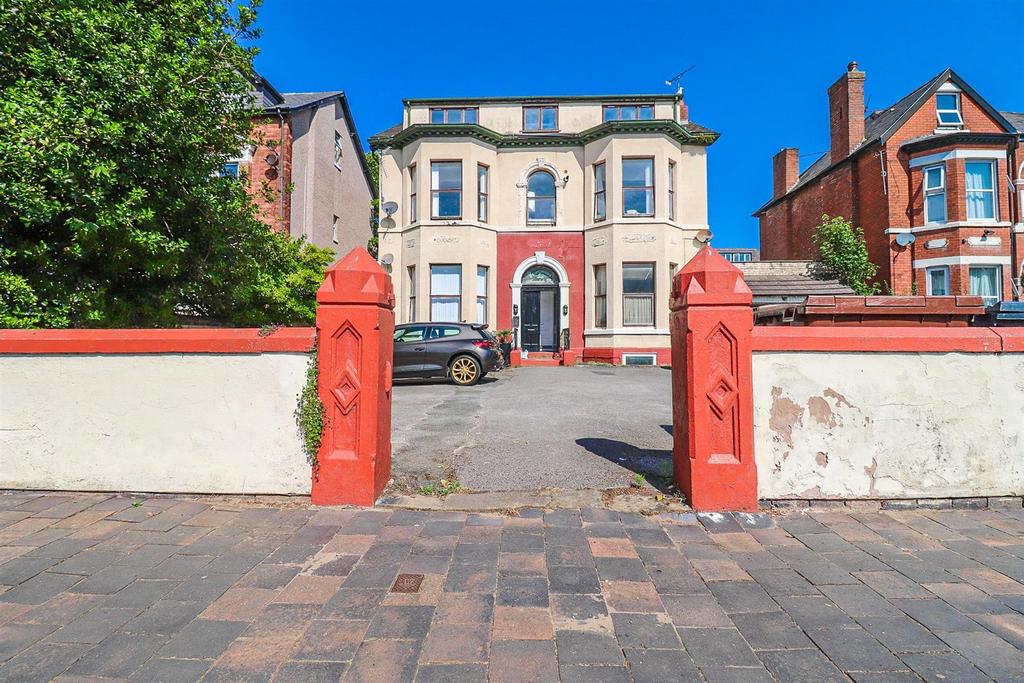 Avondale Road North, Southport PR9 1 bed apartment - £700 pcm (£162 pw)