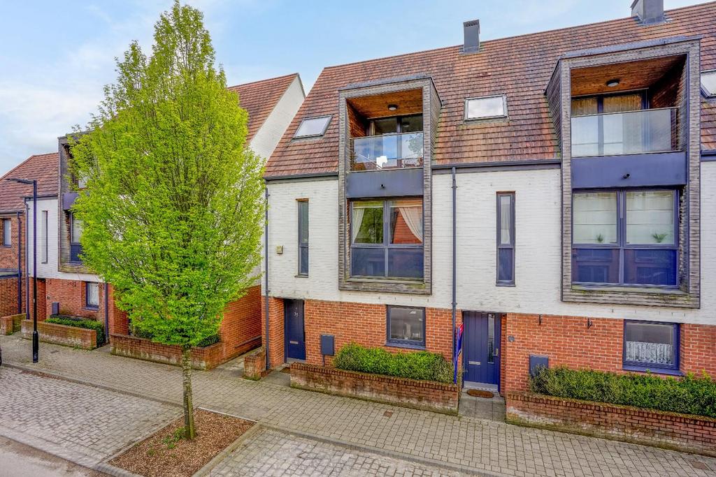 Derwent Way, York 3 bed end of terrace house - £180,000