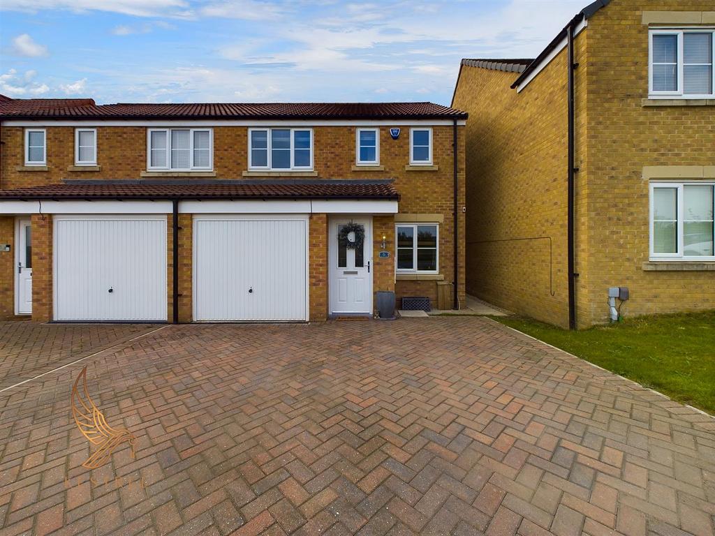 Willow View, Castleford WF10 3 bed semi-detached house for sale - £225,000