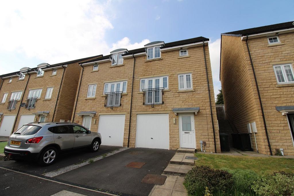 Staincliffe Drive, Keighley, BD22 3 bed semi-detached house - £210,000