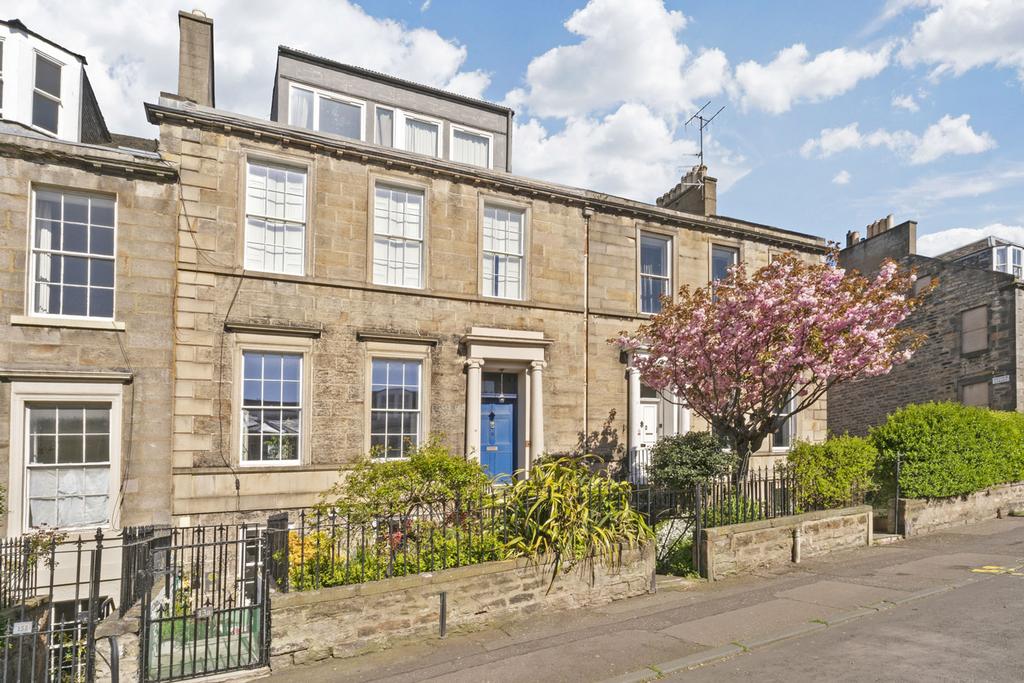 13a, Pilrig Street, Edinburgh, EH6 5AN 2 bed flat - £295,000