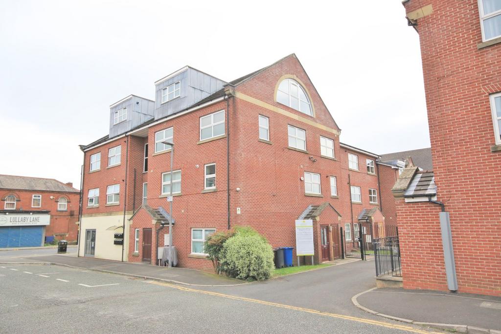 Flat 17 Queens Court, Wardley... 2 bed apartment for sale - £98,000