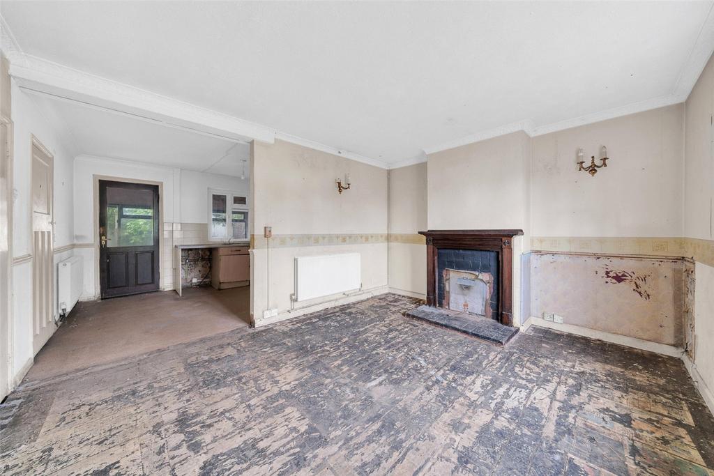 Howbury Lane, Erith, Kent, DA8 3 bed terraced house for sale - £300,000