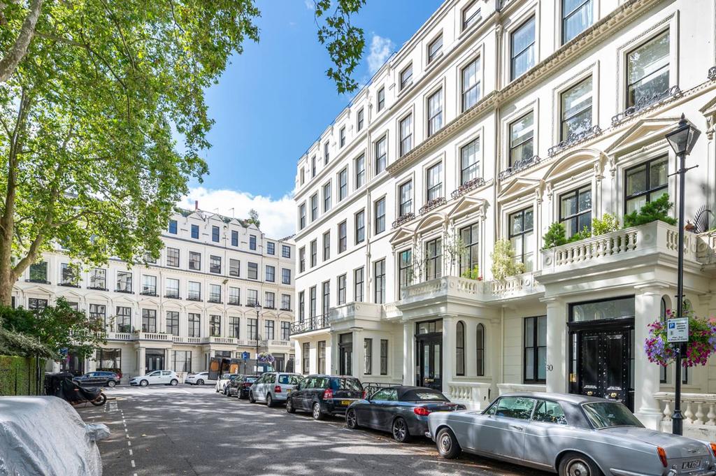 Cleveland Square, Bayswater, London, W2 2 bed flat to rent - £3,012 pcm ...