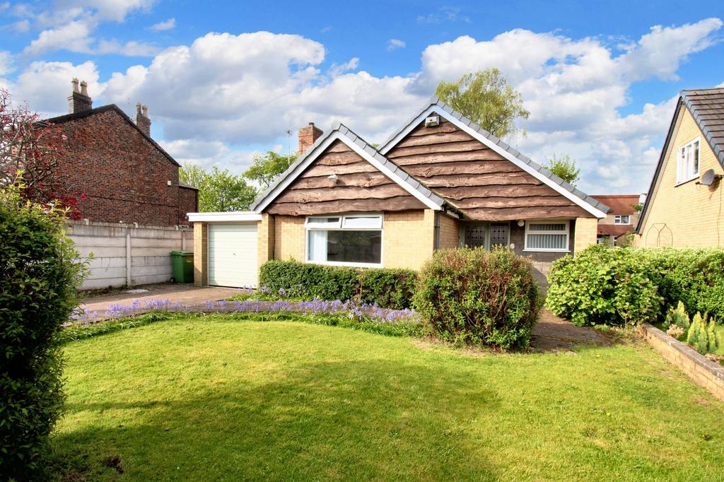 Cinnamon Lane, Fearnhead, WA2 2 bed detached bungalow for sale - £250,000