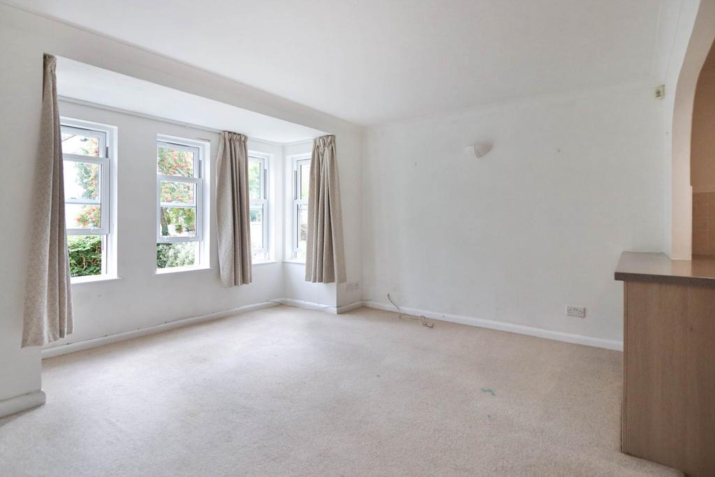 Chestnut Grove, New Malden 1 bed flat - £330,000