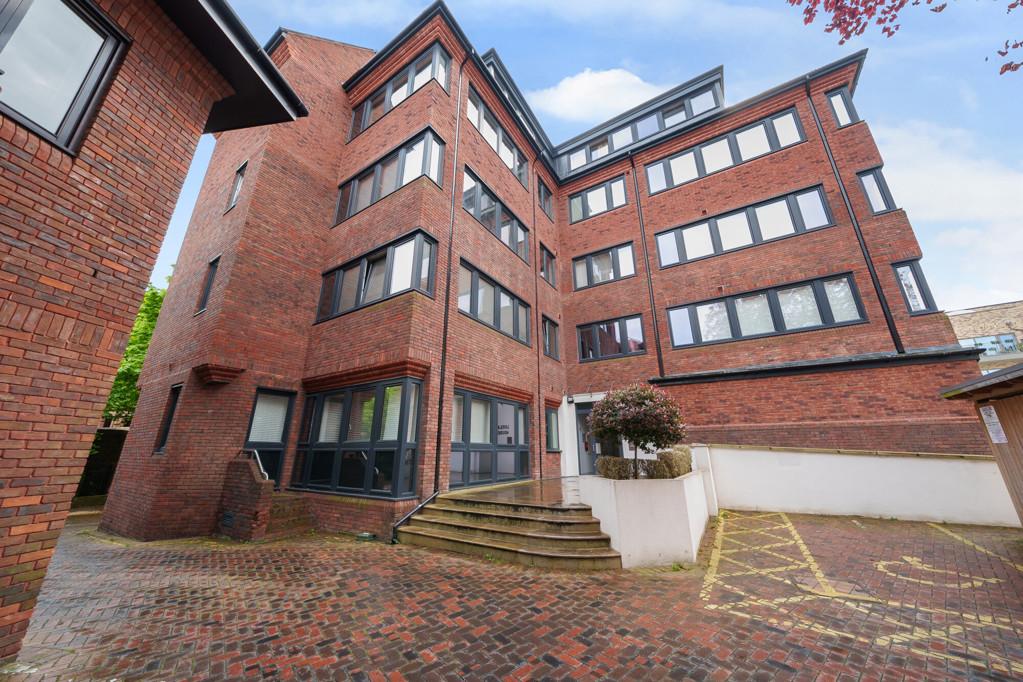 High Street, Uxbridge, Middlesex 1 bed apartment - £250,000