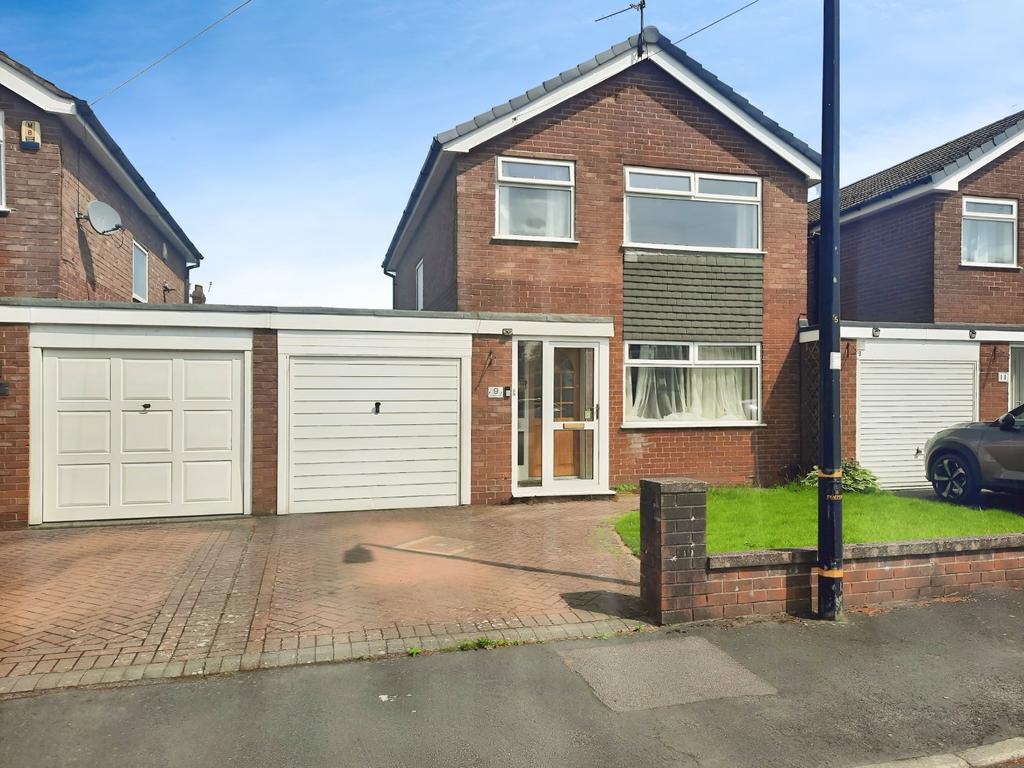Riddings Court, Timperley... 4 bed link detached house - £490,000