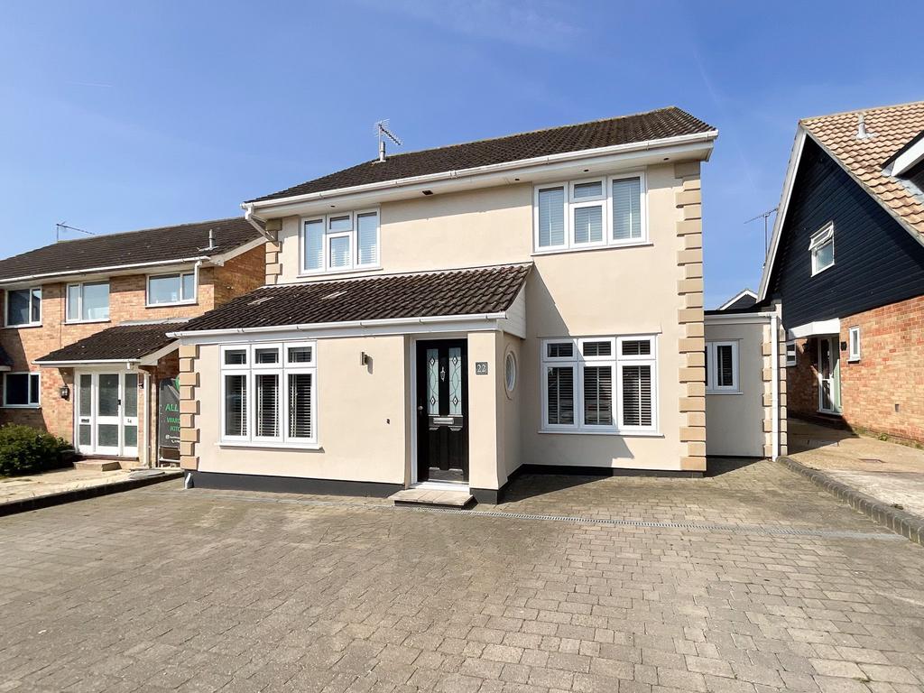 Benfleet SS7 4 bed detached house - £575,000