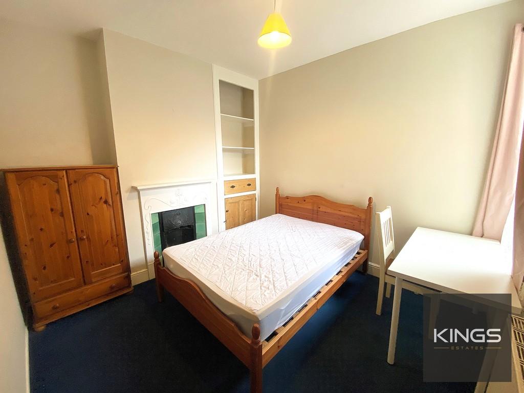 Percy Road, Southsea 3 bed end of terrace house - £1,500 pcm (£346 pw)