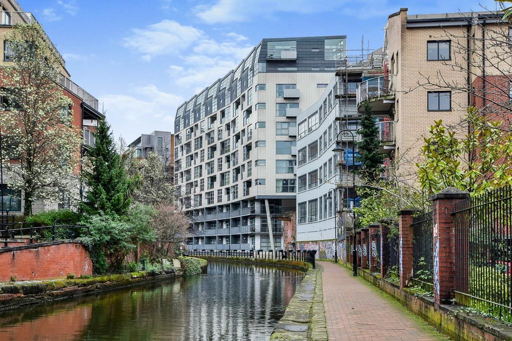 The Lock Building, 41 Whitworth... 2 bed apartment - £1,380 pcm (£318 pw)