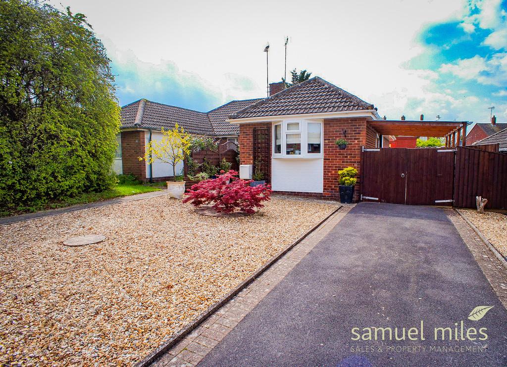 Noredown Way, Wiltshire SN4 2 bed semi-detached bungalow - £350,000