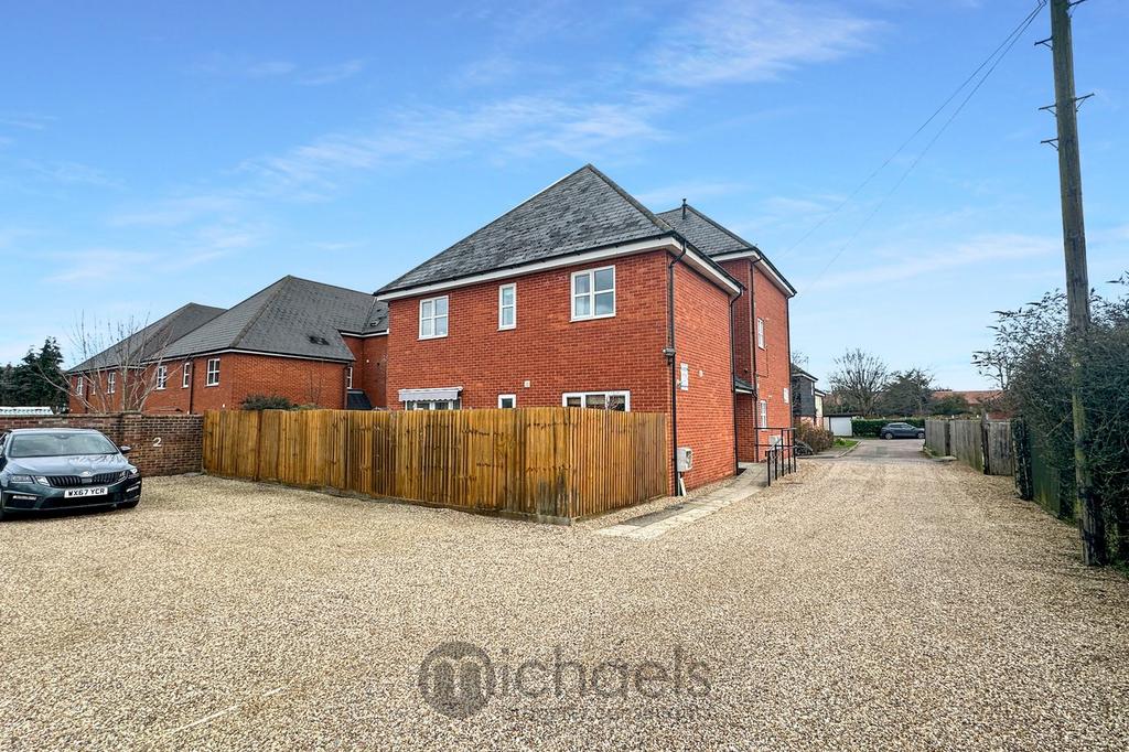 King Coel Road, Colchester... 2 bed apartment - £170,000