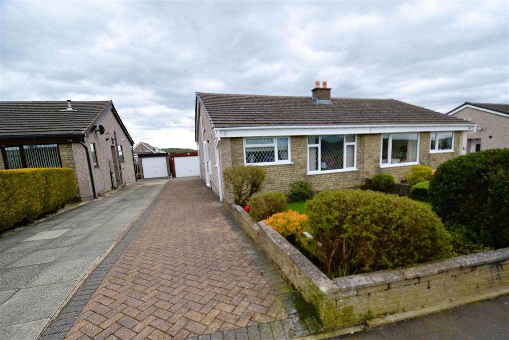 Heathmoor Park Road, Illingworth, Halifax 2 bed semi-detached bungalow ...