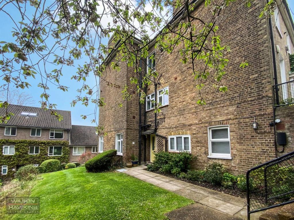 Moat Lodge, Harrow On The Hill HA1 2 bed flat for sale - £595,000
