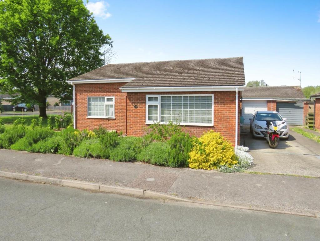 Downham Way, Brandon IP27 4 bed detached bungalow - £270,000