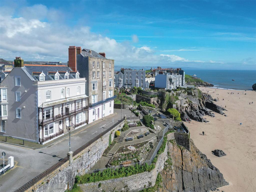 The Paragon, Tenby 2 bed flat - £450,000