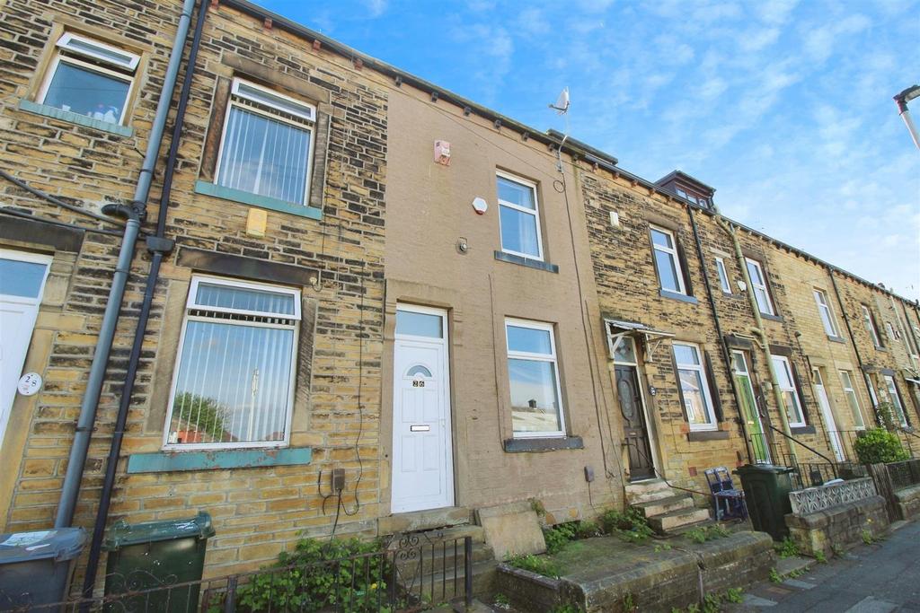 Halton Place, Bradford BD5 3 bed terraced house for sale - £95,000