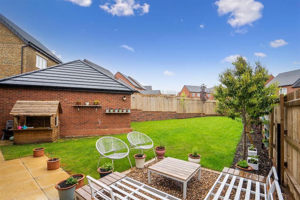 Watermill Way, Collingtree Park... 5 bed detached house - £600,000