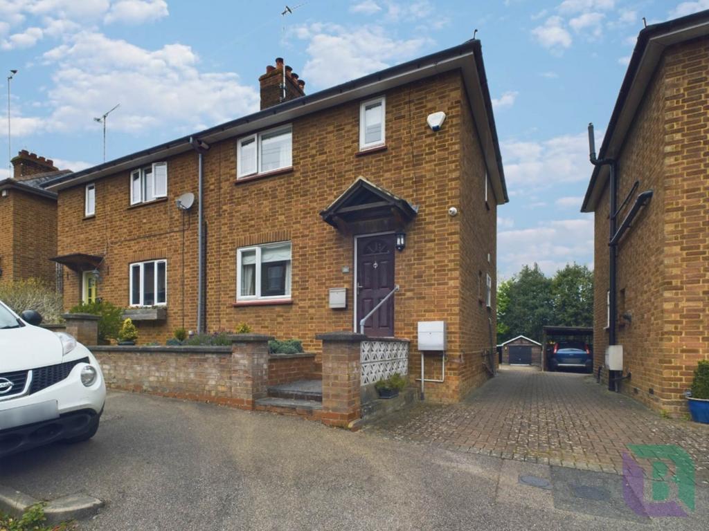 San Remo Road, Milton Keynes MK17 3 bed semi-detached house - £350,000