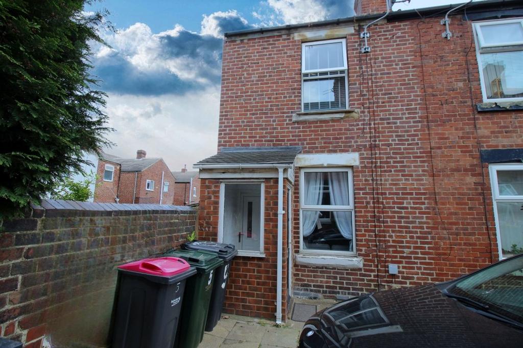 Ellesmere Terrace, Rotherham 2 bed end of terrace house - £95,000