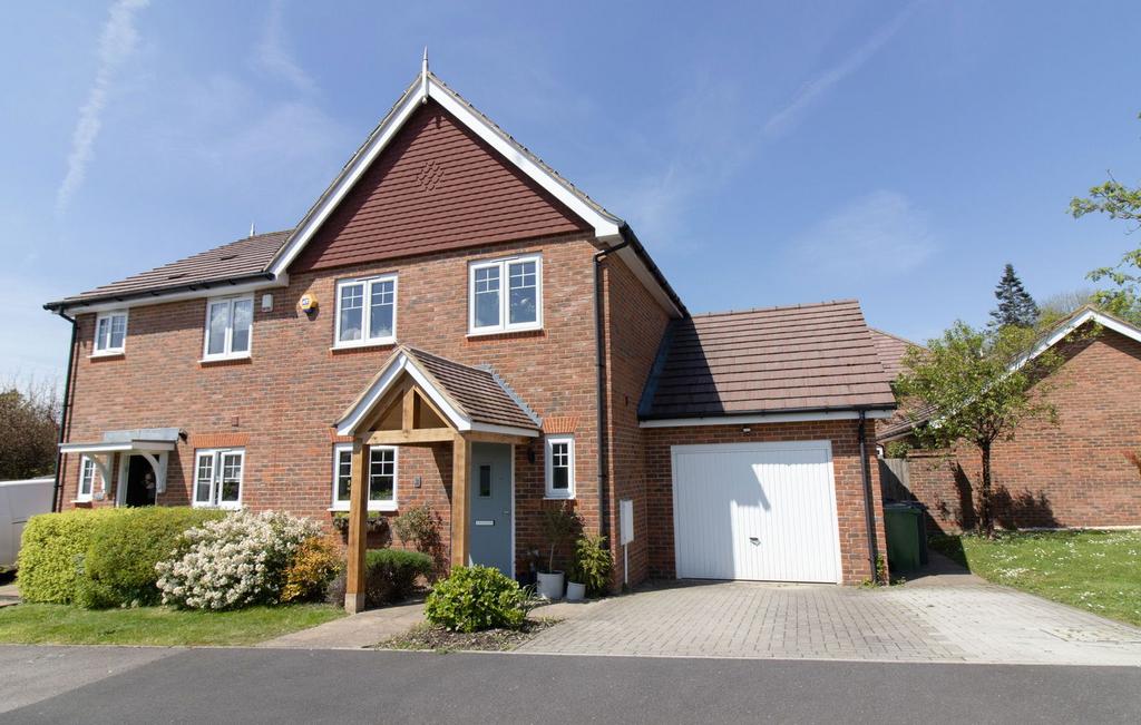 Ivatt Way, Medstead 3 bed semi-detached house - £450,000