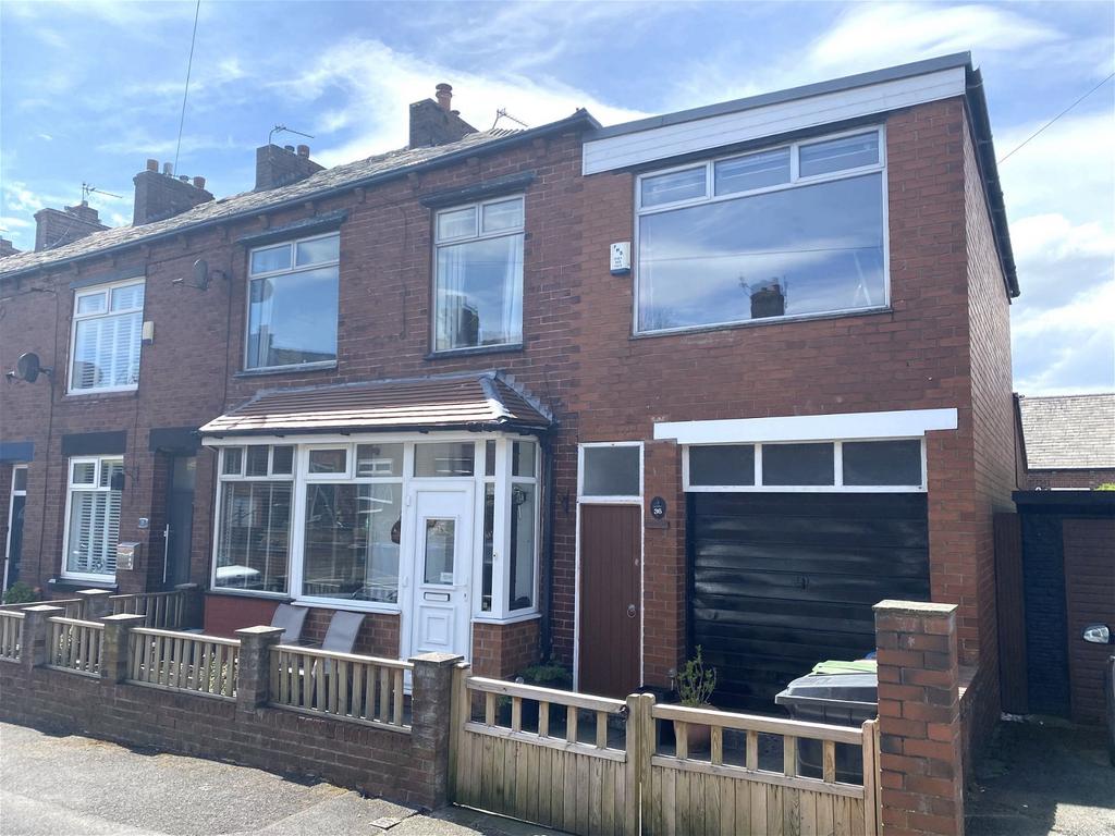 36 Oaklands Road, Royton 5 bed end of terrace house for sale - £249,950